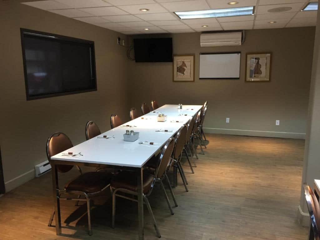 Meeting Room | Bear Country Inn